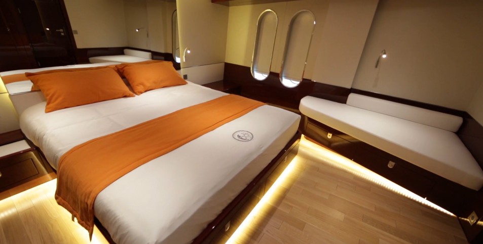 Yacht ENIGMA XK, Atlantic Refit Ctr. | CHARTERWORLD Luxury Superyacht ...